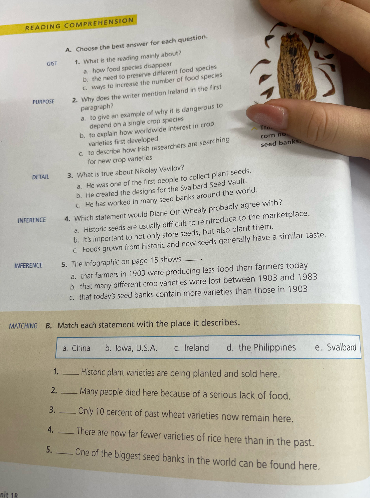 Giải quyết:READING COMPREHENSION A. Choose the best answer for each ...