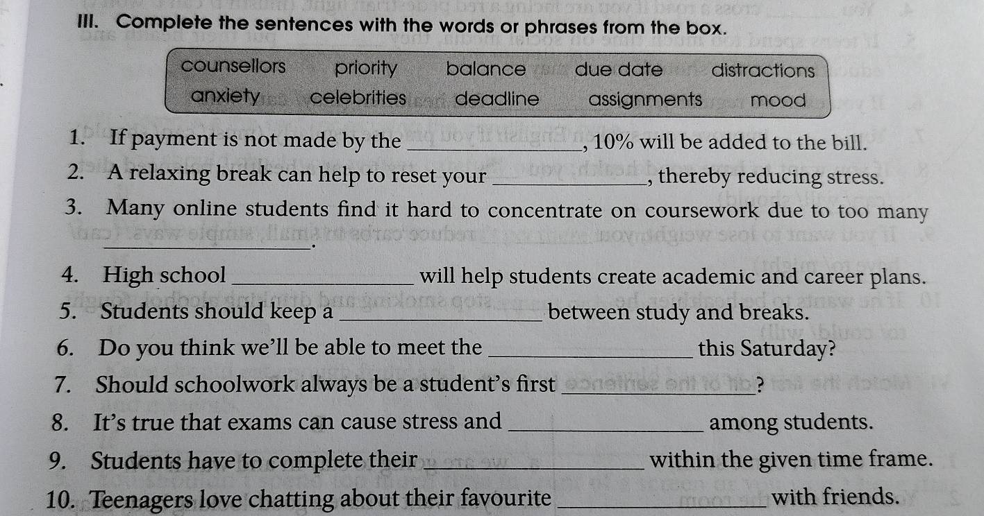 Giải quyết:Complete the sentences with the words or phrases from the ...