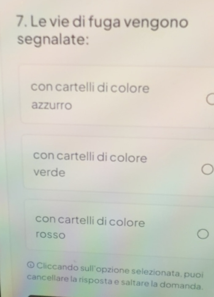 Risolto:Le vie di fuga vengono segnalate: con cartelli di colore ...