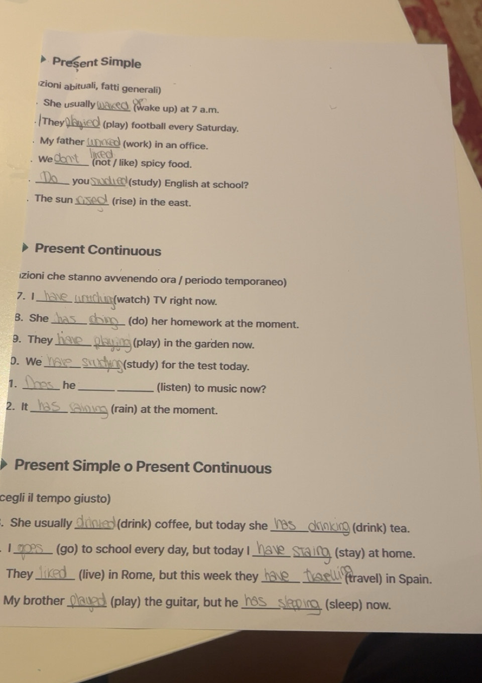 Risolto:Present Simple zioni abituali, fatti generali) She usually ...