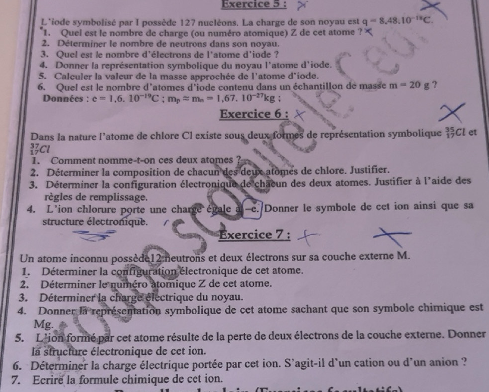 Résolu :L'iode symbolisé par I possède 127 nucléons. La charge de son ...