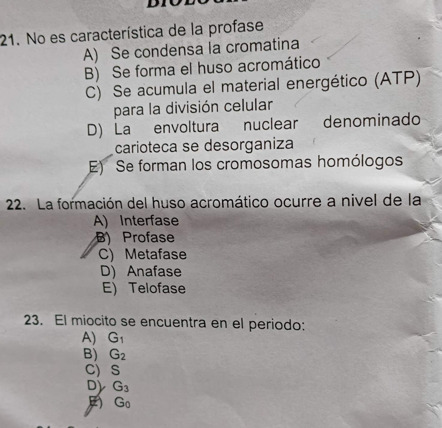 Resuelto:No es característica de la profase A) Se condensa la cromatina ...