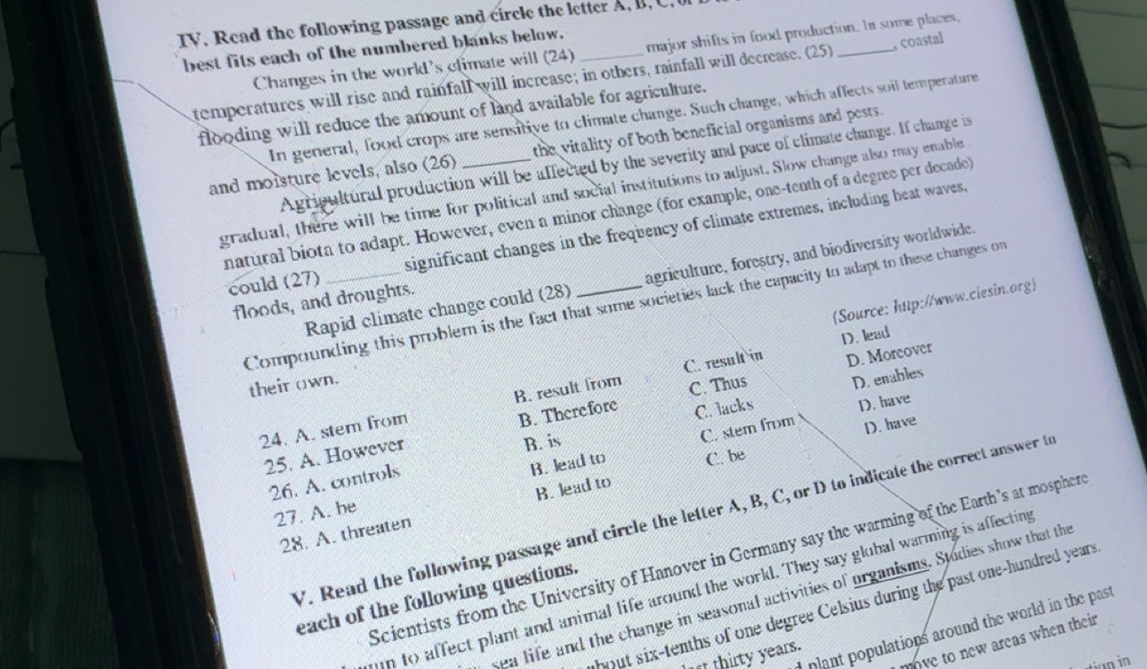 Giải quyết:Read the following passage and circle the letter A,B, C, Ul ...