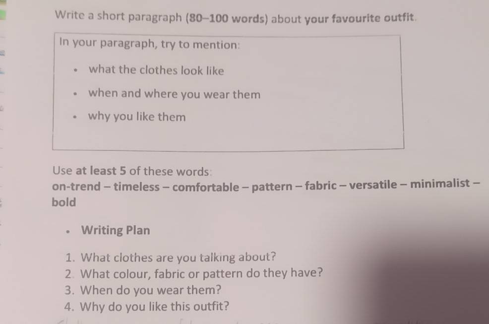 Risolto:Write a short paragraph (80-100 words) about your favourite ...