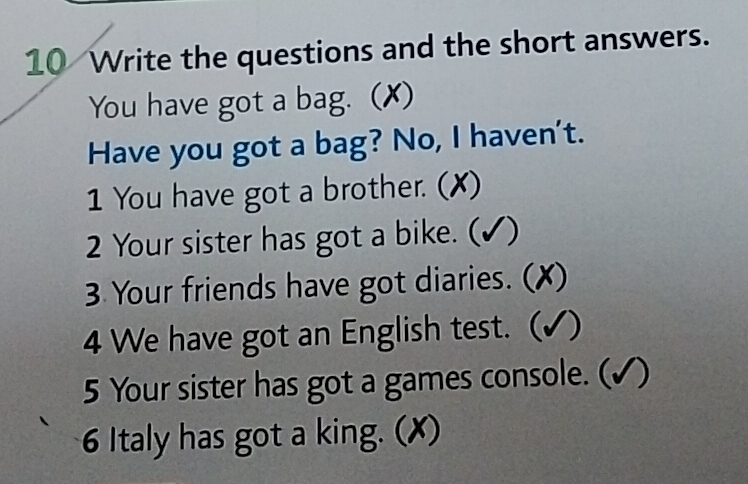 Risolto:Write the questions and the short answers. You have got a bag ...