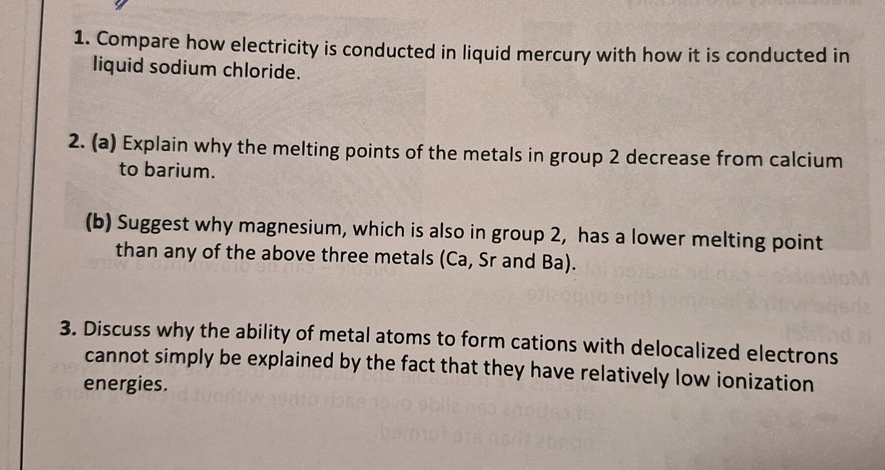 Gelöst:Compare how electricity is conducted in liquid mercury with how ...