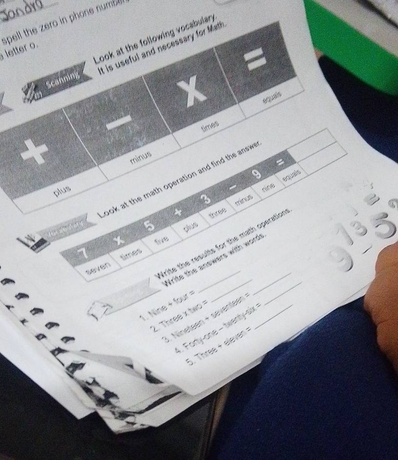 Resuelto:letter o. spell the zero in phone numb Look at the following ...