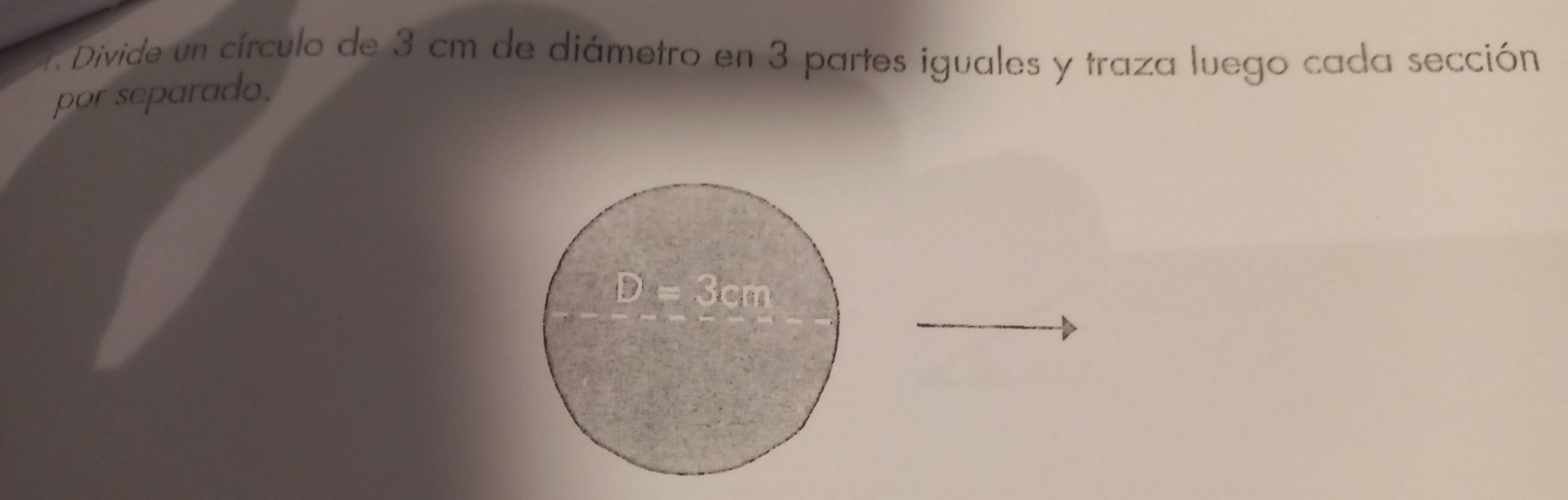 Resuelto:Divide un círculo de 3 cm de diámetro en 3 partes iguales y ...