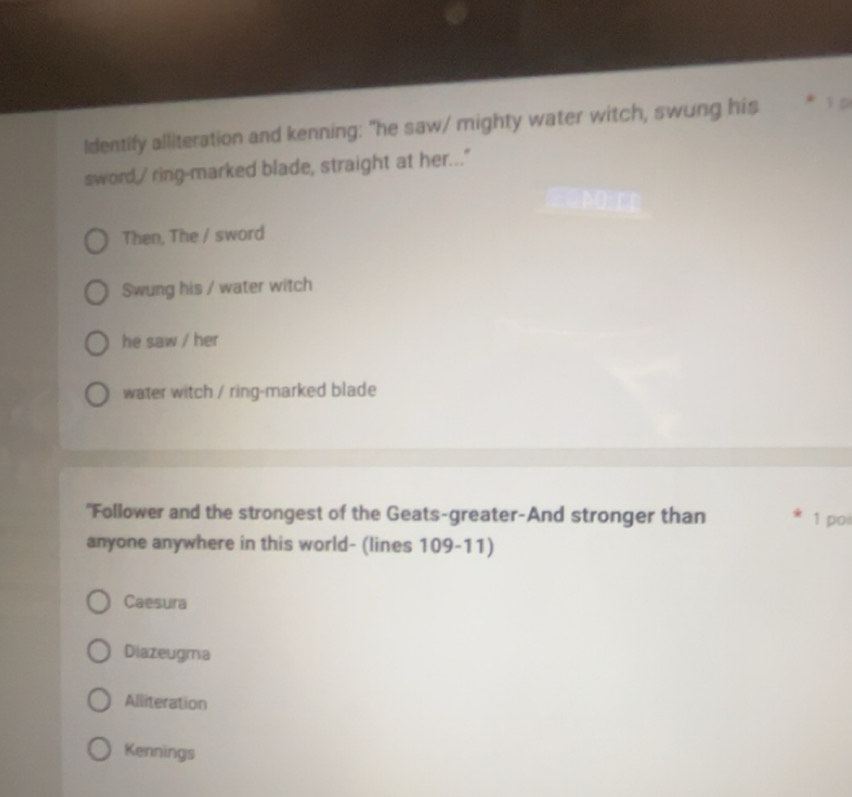 Résolu :Identify alliteration and kenning: "he saw/ mighty water witch ...