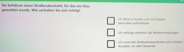 Wunderschone Sie Befahren Einen Straenabschnitt Fur Den Ein Stau Gemeldet Wurde Bild