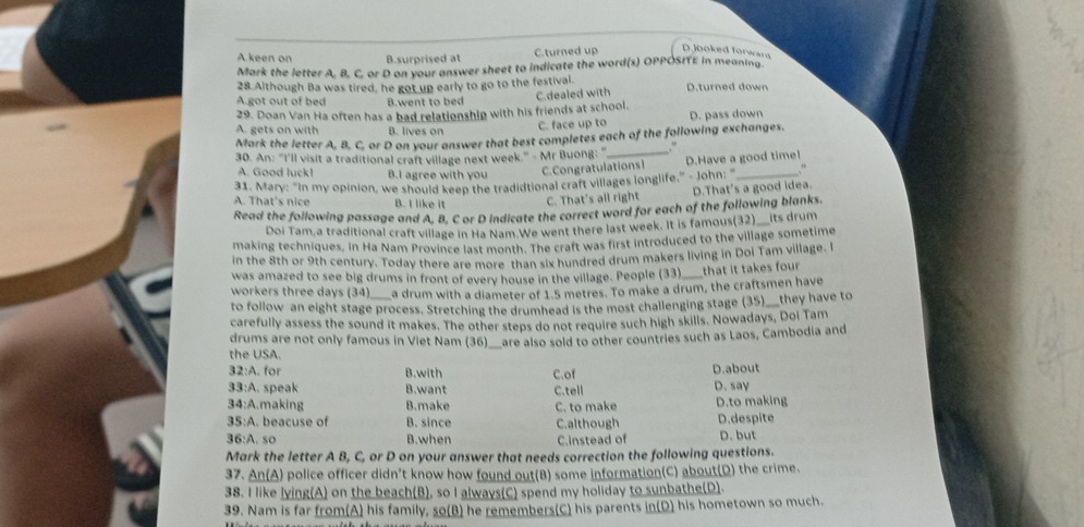 Giải quyết:A.keen on B.surprised at C.turned up D jooked forwarn Mark ...